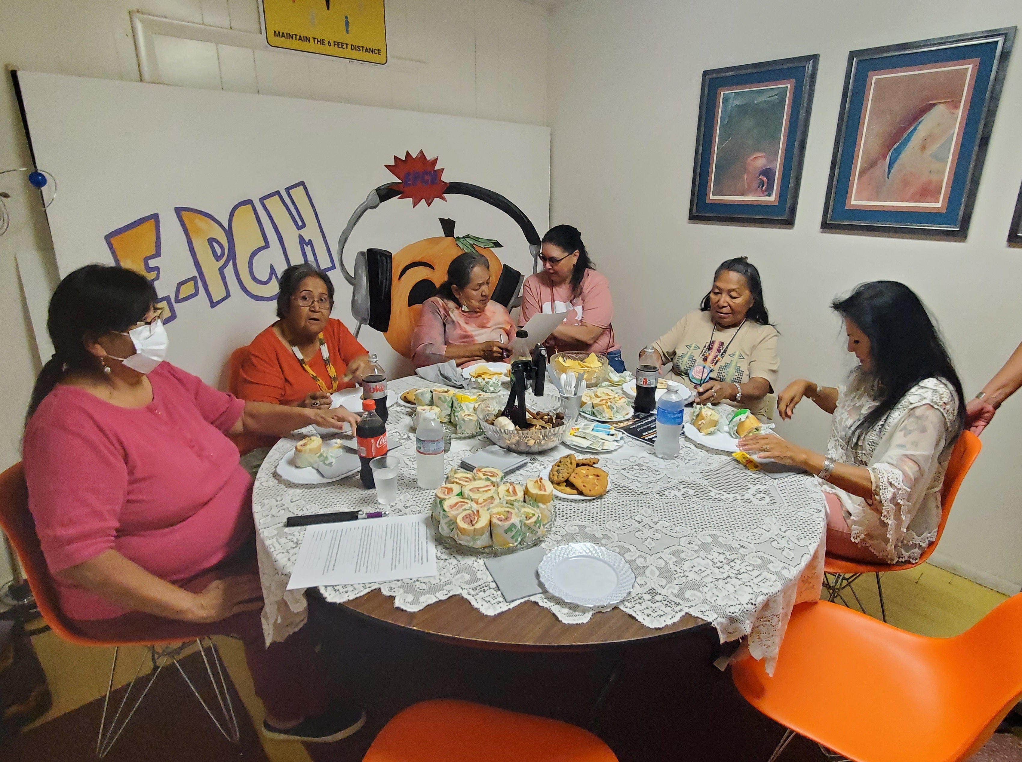 Radio KWLP promueve la lengua y la cultura hualapai en las ondas ...